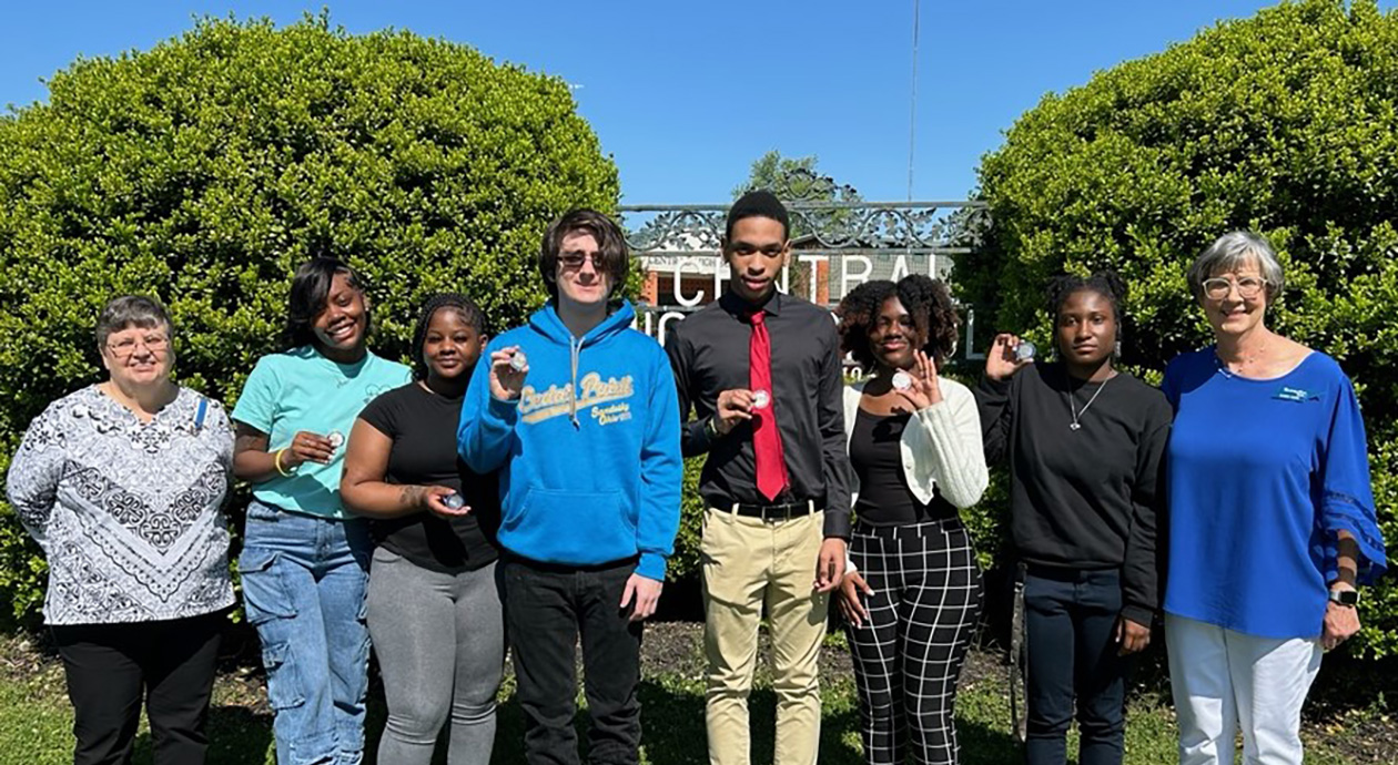Hatchie Chapter DAR Presents Challenge Coins to Bolivar Central High ...